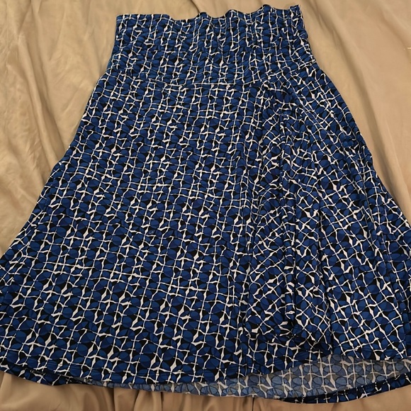 Max Studio | Skirts | Nwt Blue And White Patterned Skirt | Poshmark